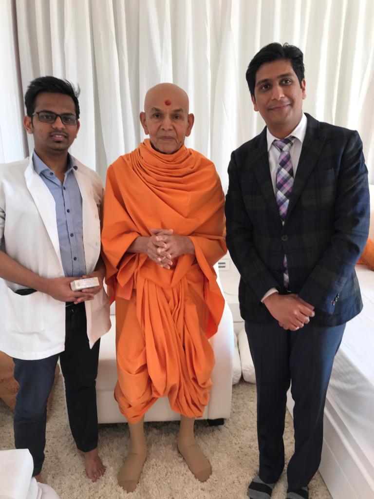 ParamPujya Mahant Swami Maharaj | Dr. Ajay Kothari - Spine Surgeon